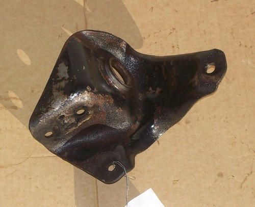 85-96 Ford F250 97 F350 Left Radius Control Arm Rear Mount Bracket to ...