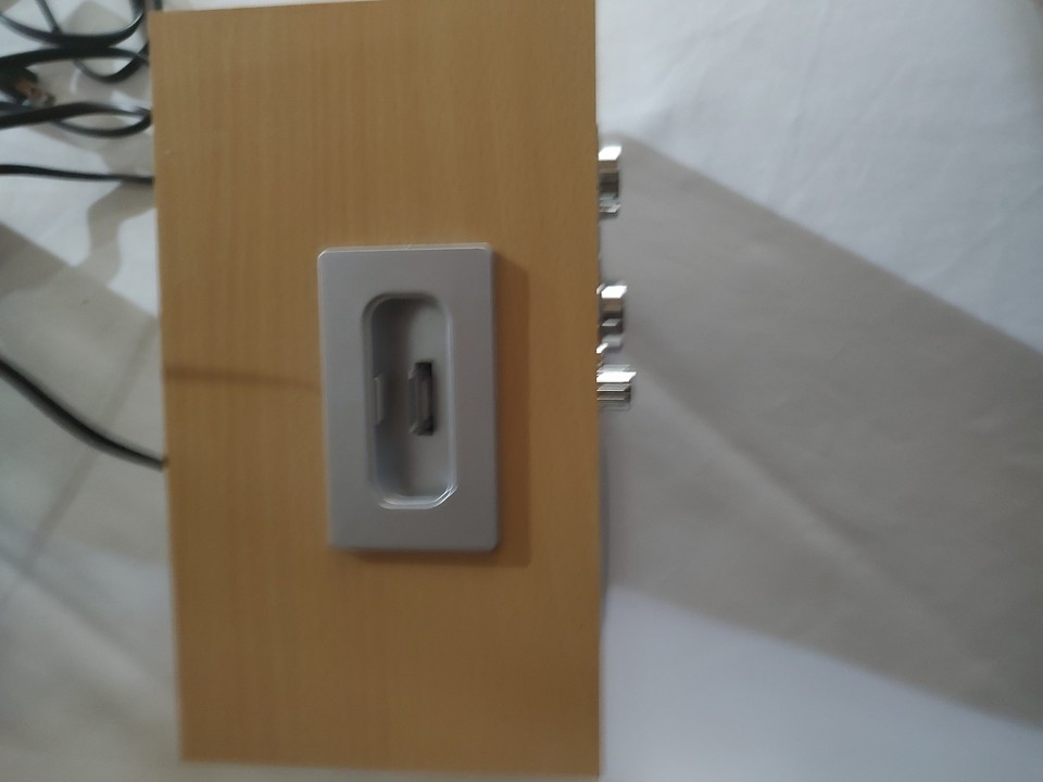 iCraig AM/FM Radio with Alarm Clock made for ipod LCD Digital Read out ...