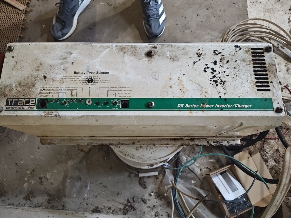 Trace Engineering DR2424 DR Series Power Inverter/Charger For Parts | eBay