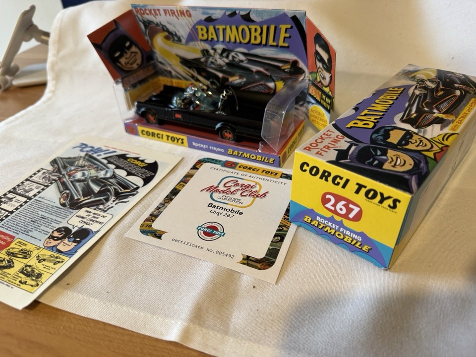 Corgi Batmobile 267 Reissue Corgi Members Only Matt Black Boxed Mint ...