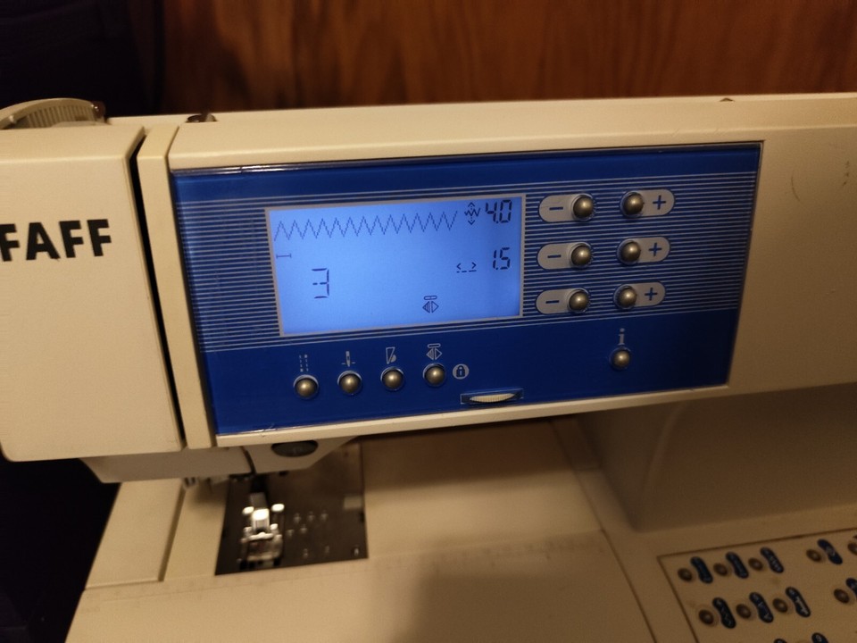 *SEE DETAILS* Pfaff Expression 2038 Sewing Machine German Engineering ...