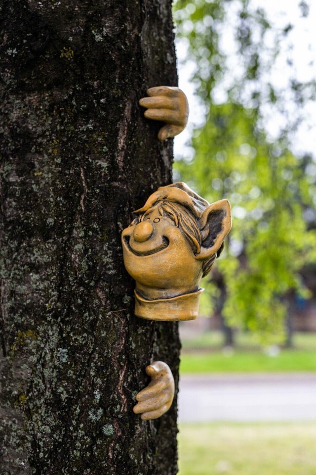 Garden Elf Tree Peeker Outdoor Trunk Decor Branch Hugger Ornament ...