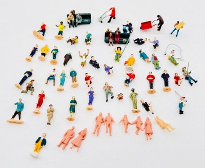 50+ HO Scale Seated Standing People Sitting Figures Passengers ...