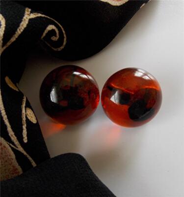 VINTAGE RETRO SEMI-TRANSPARENT MARBLED ROOT BEER COLOR LUCITE CLIP-ON ...