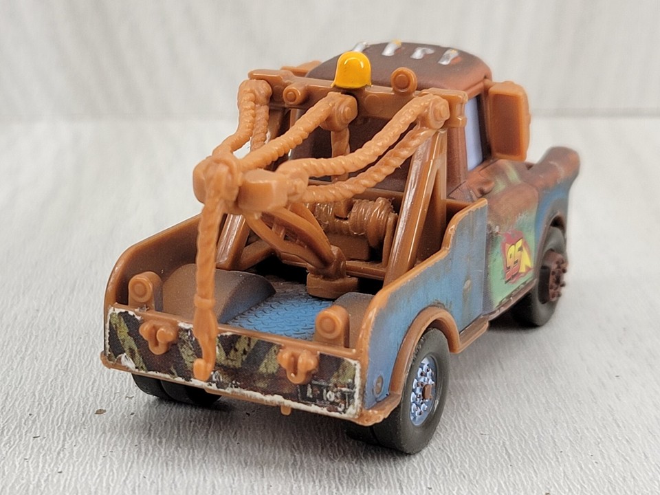DISNEY PIXAR CARS TOW MATER DIE CAST TRUCK V2798 | eBay