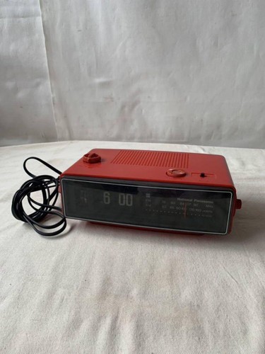 VINTAGE National Panasonic Red Flip Clock Radio RC-6030 AM/FM Japan ...
