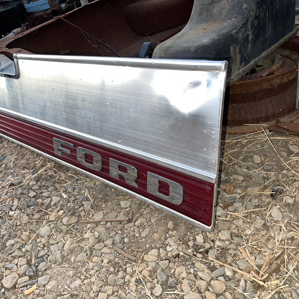 84 85 1986 86 Ford Truck XLT Lariat F150 F250 F350 Tailgate Trim ...