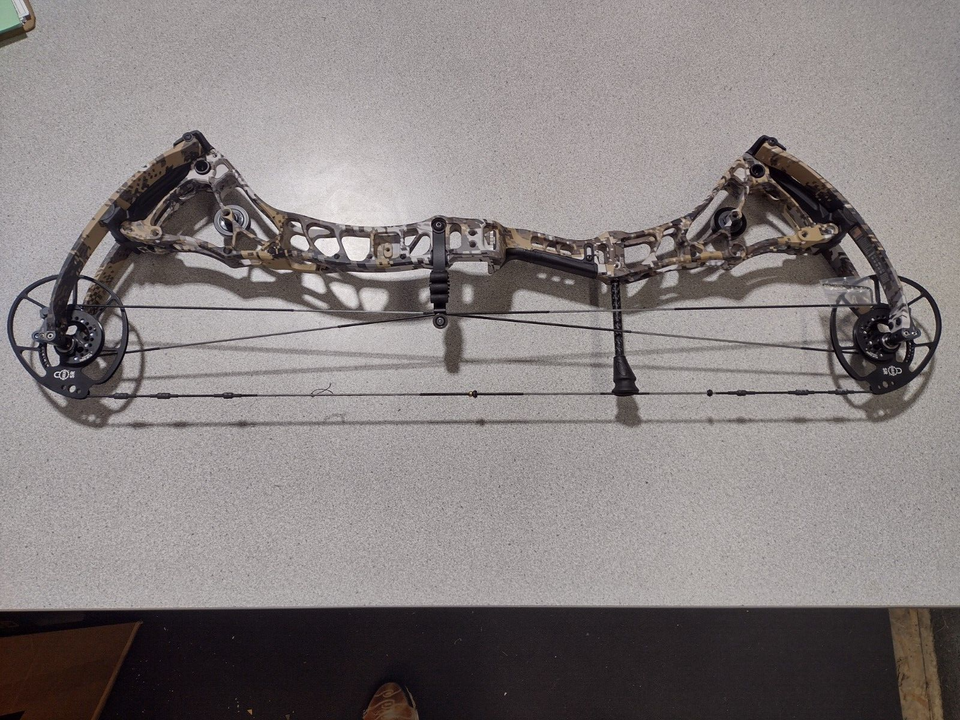 BOWTECH CORE SR COMPOUND BOW...RIGHT HAND... ELEVATED II CAMO | eBay