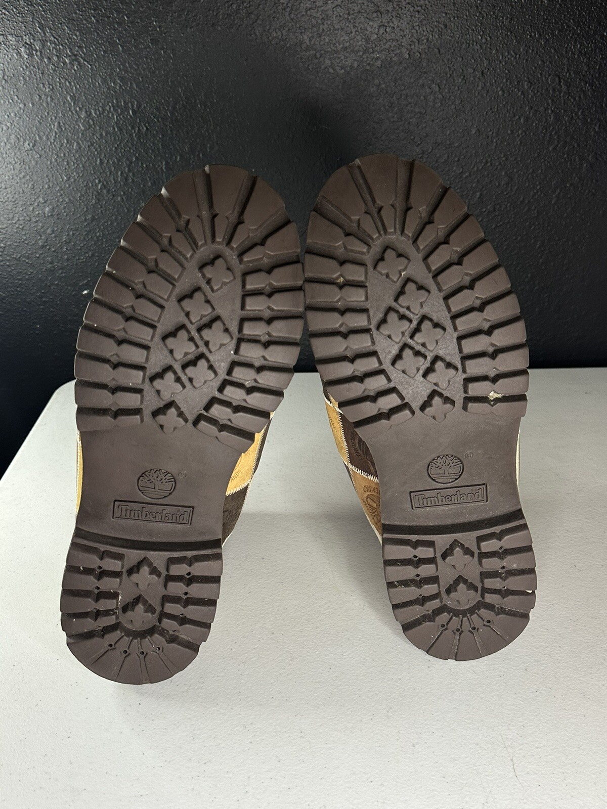 Stunning Mens Timberland Patchwork Boots Size 11 - Gem