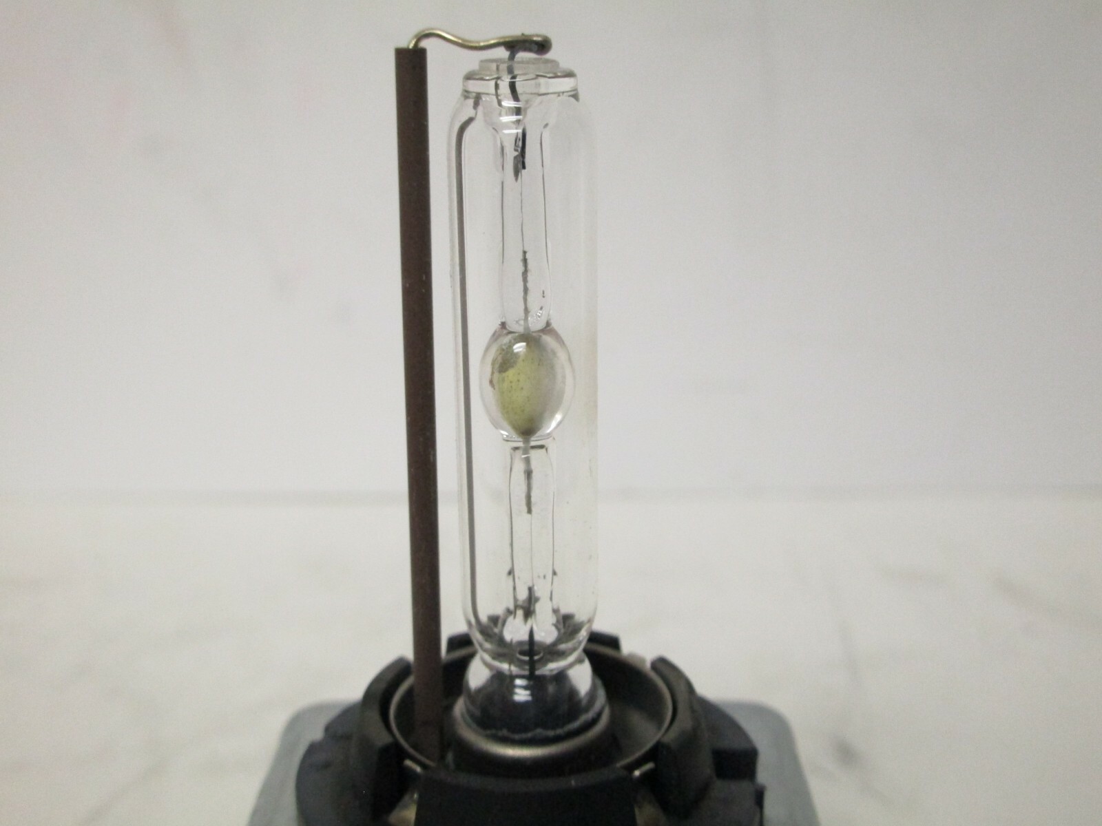 OSRAM DIS XENON HID LIGHT BULB 66043 | eBay