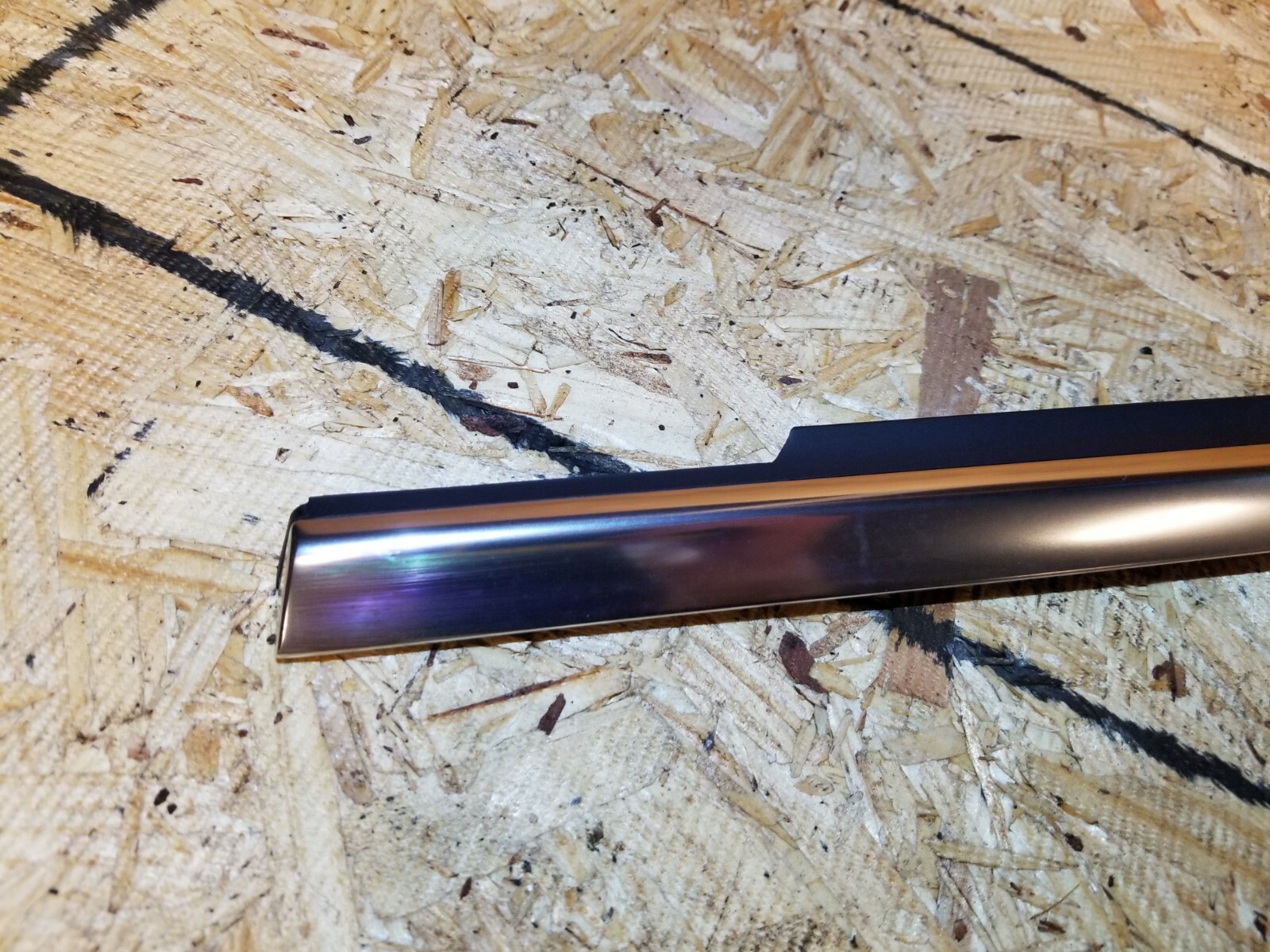 10 11 12 13 Mercedes W212 E350 REAR LEFT DOOR WINDOW WEATHERSTRIP BELT ...