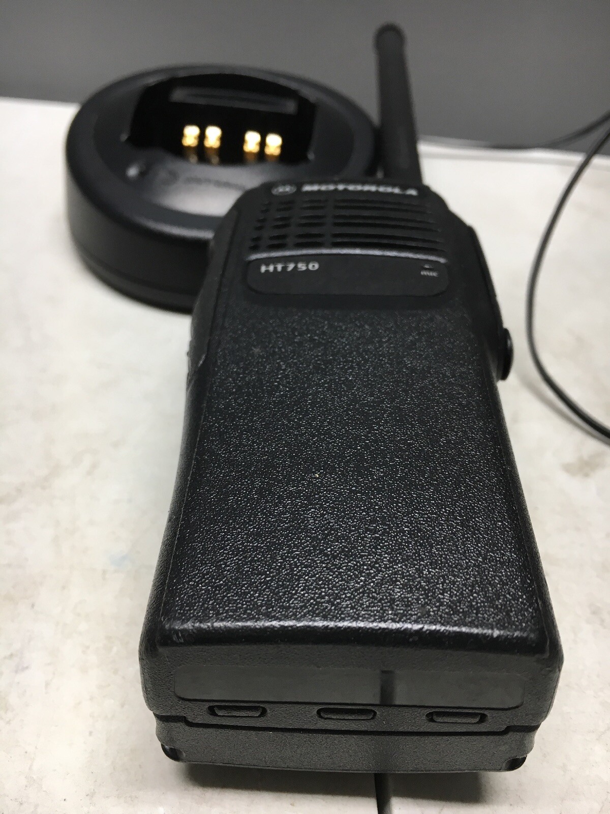 MOTOROLA HT750 LOW BAND 35-50MHz 16ch 6W TWO WAY PORTABLE RADIO ...