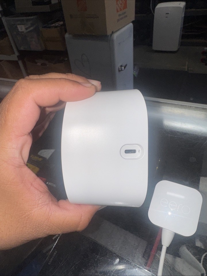 Eero 6 Mesh WiFi Extender model Q010001 w/power Cord ~ Great Condition ...