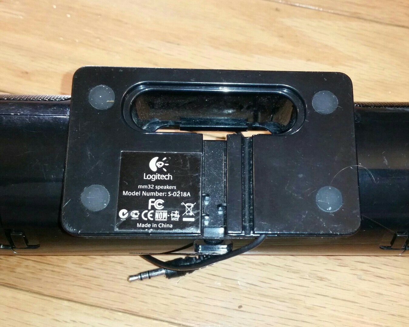 Logitech Model S-0218a Mm32 iPod / Portable Speaker System for sale ...