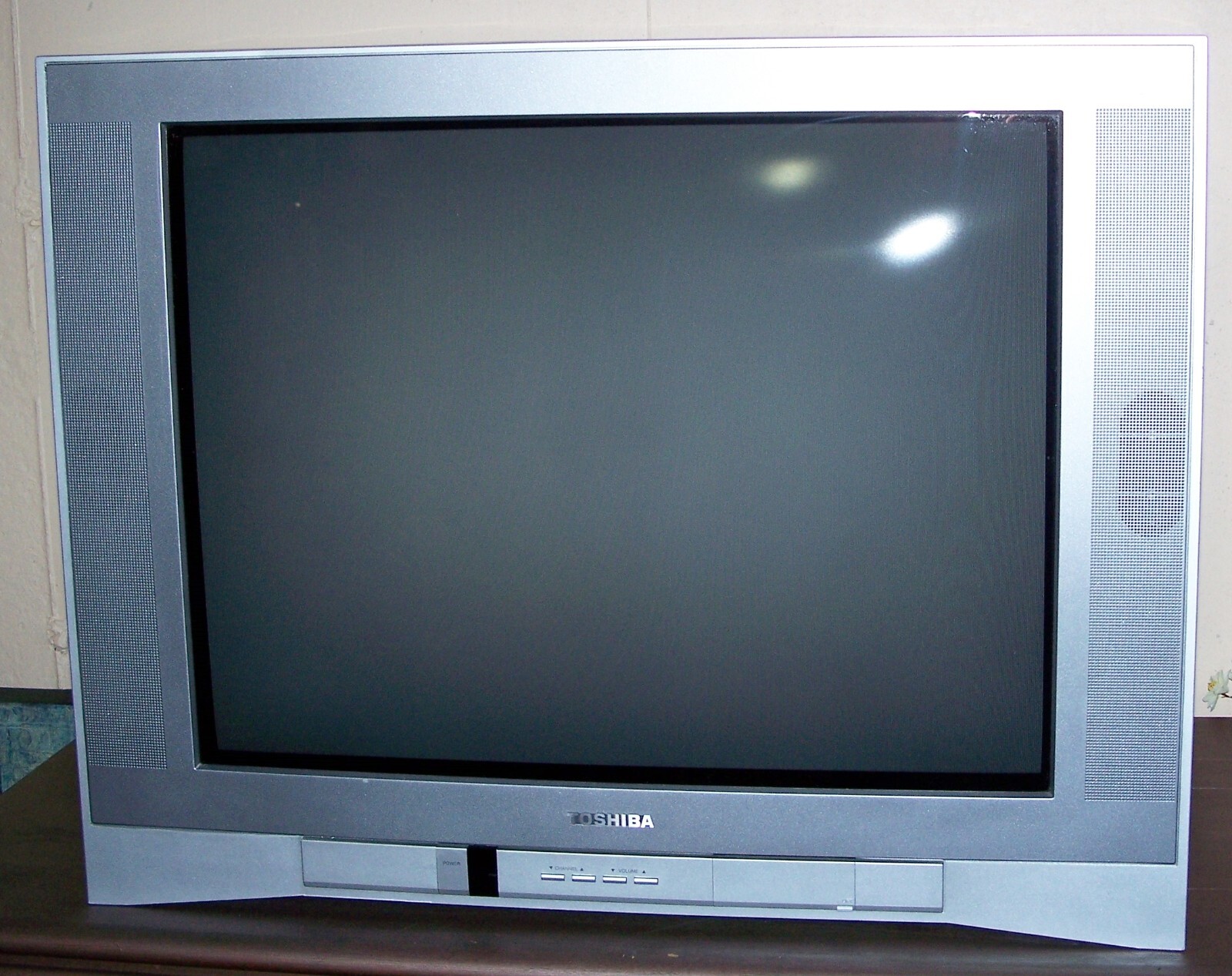 2004 Toshiba 27AF44 CRT 27" Flat Screen Television, Silver, Works, FST ...