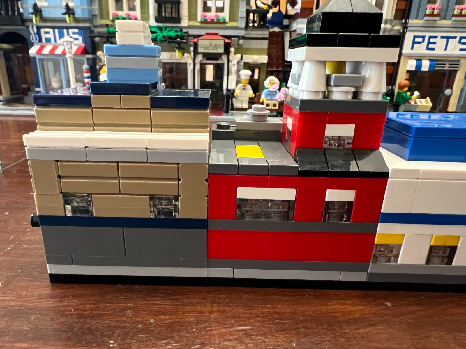 Lot of 8 complete Exclusive Lego Toys R Us Mini Modular Sets w Manuals ...