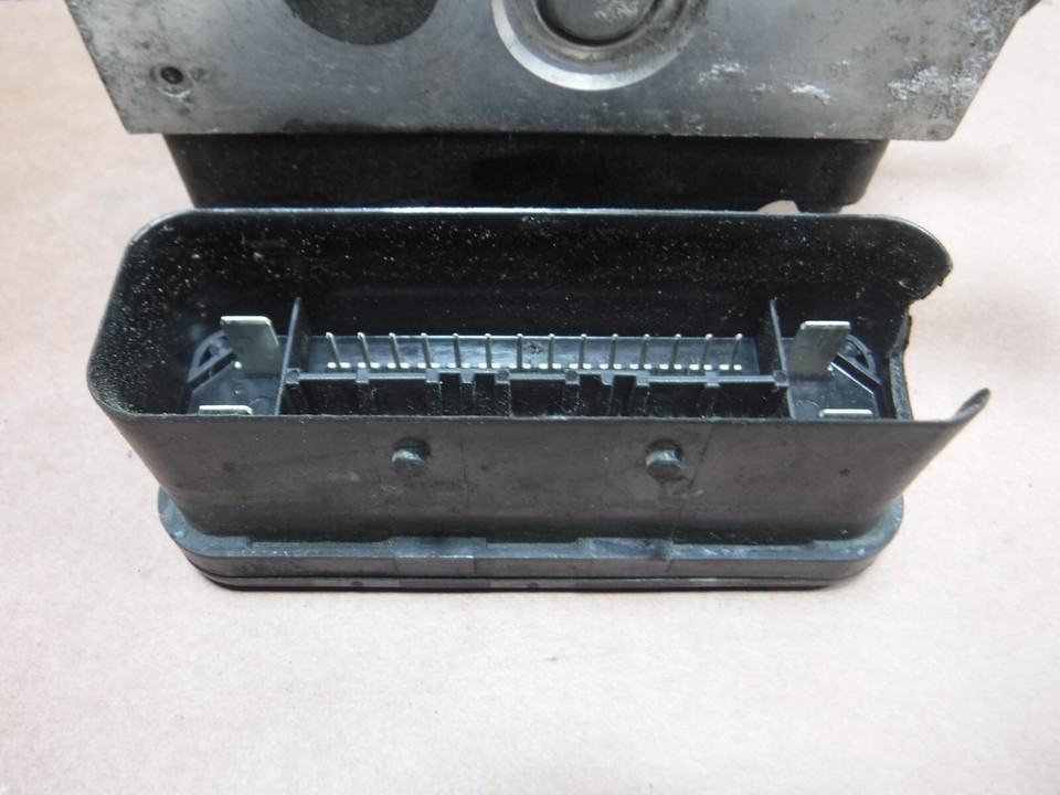 Jeep Liberty KJ 2005 2.8 CRD Diesel ABS Pump Module Factory OEM ...