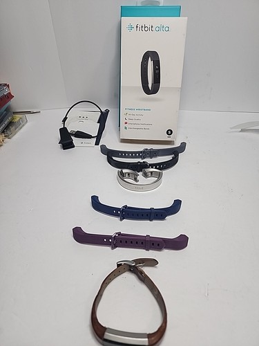 Fitbit Alta Activity Tracker + Charger Extra Bands Heart Rate Tested ...