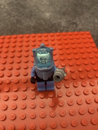 LEGO minifigure Mr. Freeze sh049 DC Batman Super Heroes 76000 medium ...