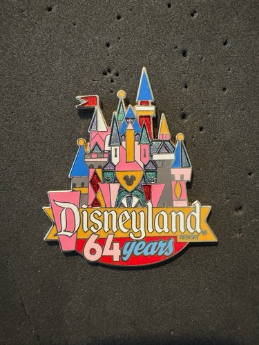 DLR Cast Exclusive 64 Years Anniversary Castle Disneyland LE 500 Disney ...