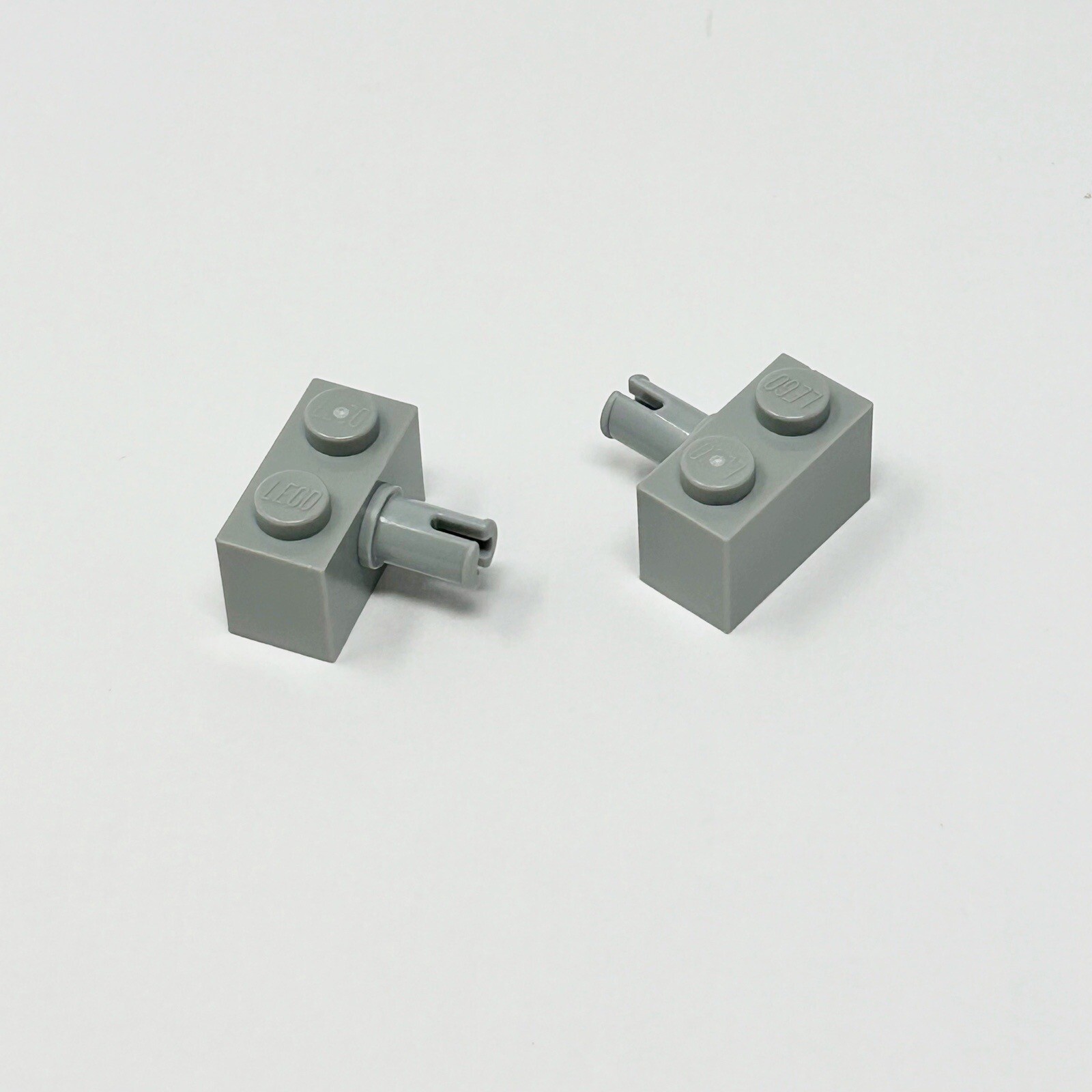 44865 LEGO Technic Modified 1x2 Pin & Bottom Stud Holder LIGHT BLUISH ...