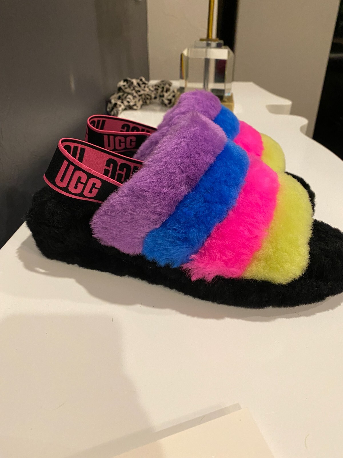 New UGG FLUFF YEAH SLIDE Sheepskin Slippers BLACK / TAFFY PINK Multi US ...