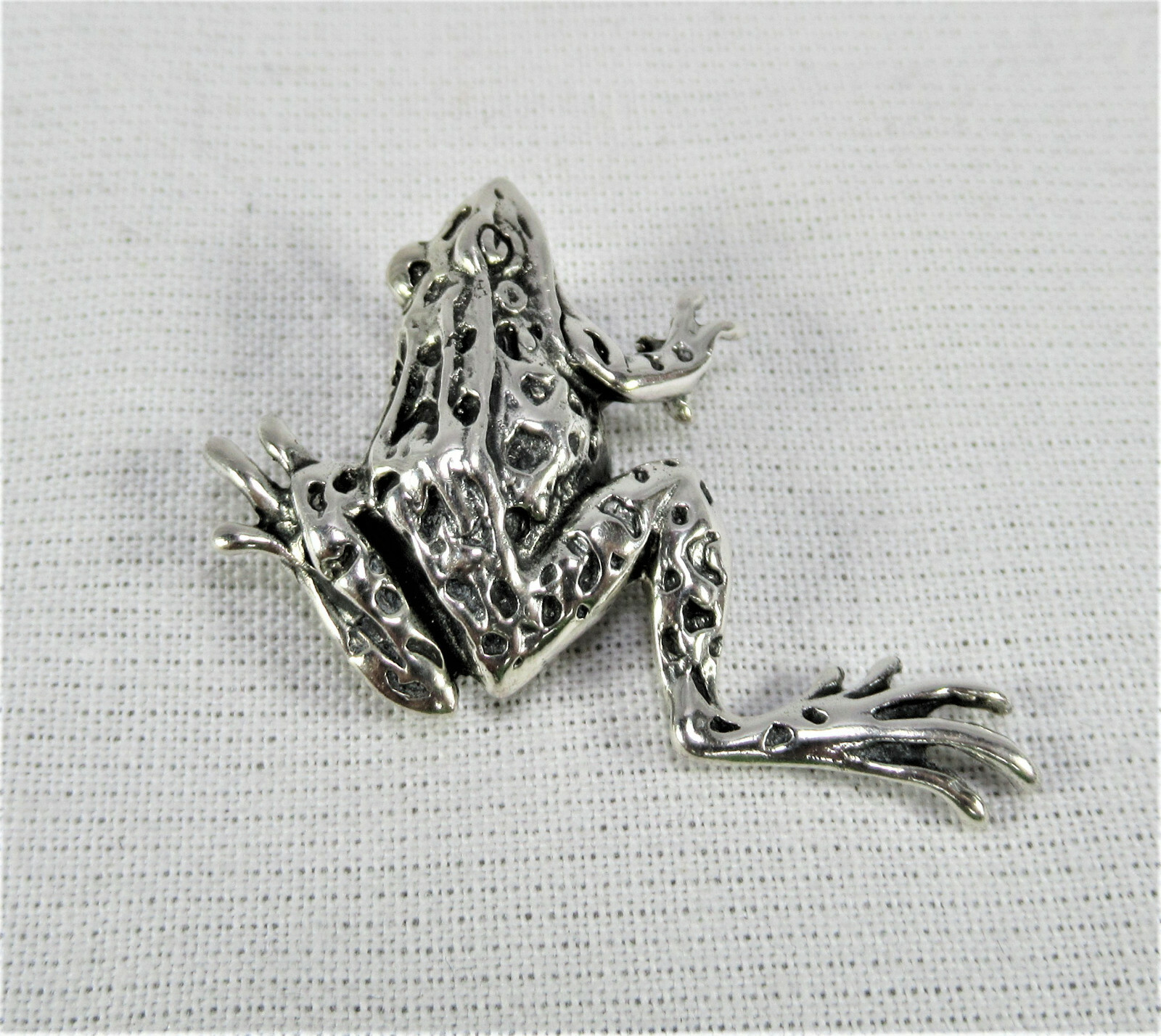 Sterling Silver Frog Pin Signed “SI” - Gem