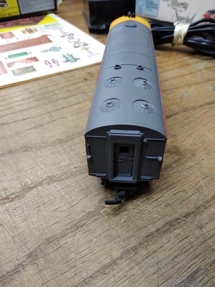 Vtg AHM HO Train Set Union Pacific Diesel Locomotive Cars Track ...