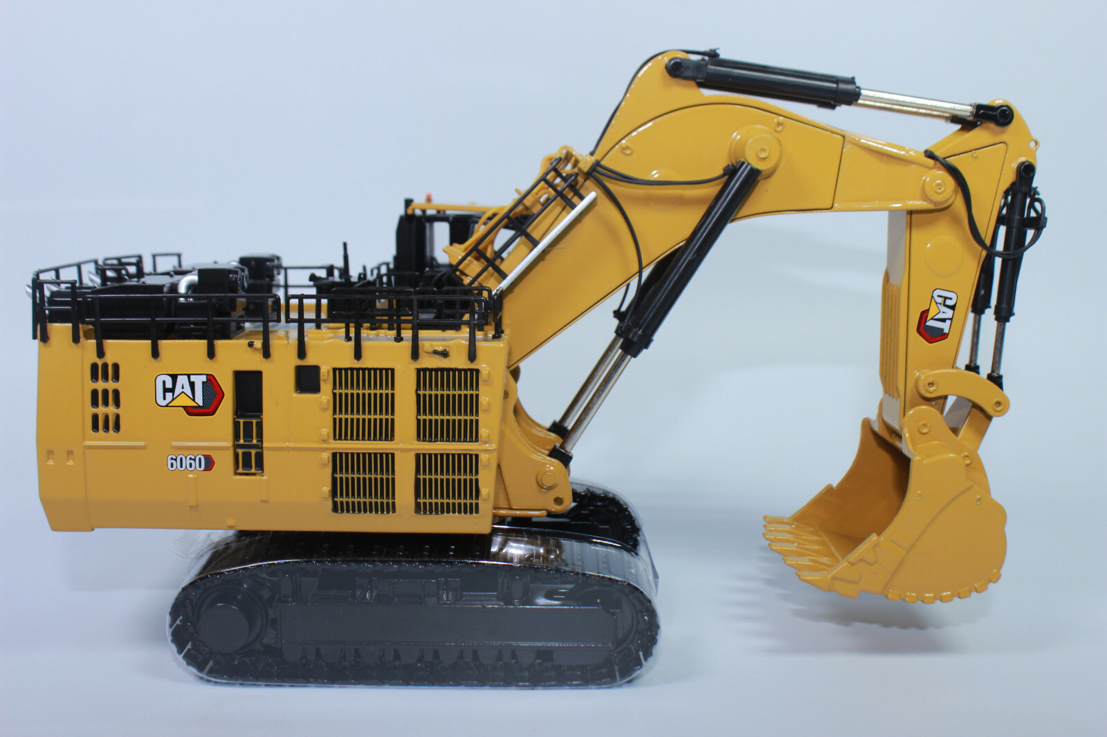 Diecast Masters 85650 Cat 6060 FS Hydraulikbagger mit Hochlöffel Neu 1: ...