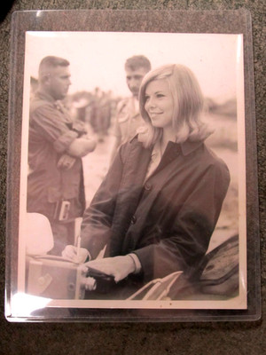 Vietnam War 8 x 10 Original Photograph 'USO Performer Poses PHOTO B | eBay