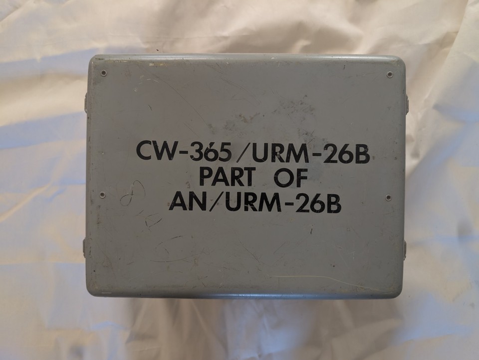 U.S. Navy Marine Coros. SG-117 URM-26B RF 115V 6 Band Signal Generator ...