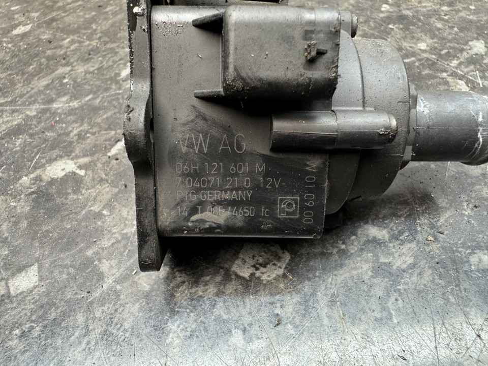 Audi A4 2.0 TDI CJCD 2015 - Auxiliary Water Pump - 06H121601M | eBay