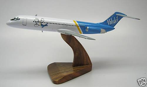 DC-9 Valujet Douglas DC9 Airplane Desk Wood Model Big New | eBay