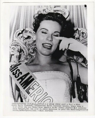 BEAUTY MISS AMERICA PAGEANT CROWNED MARIA BEALE FLETCHER 1961 PRESS ...