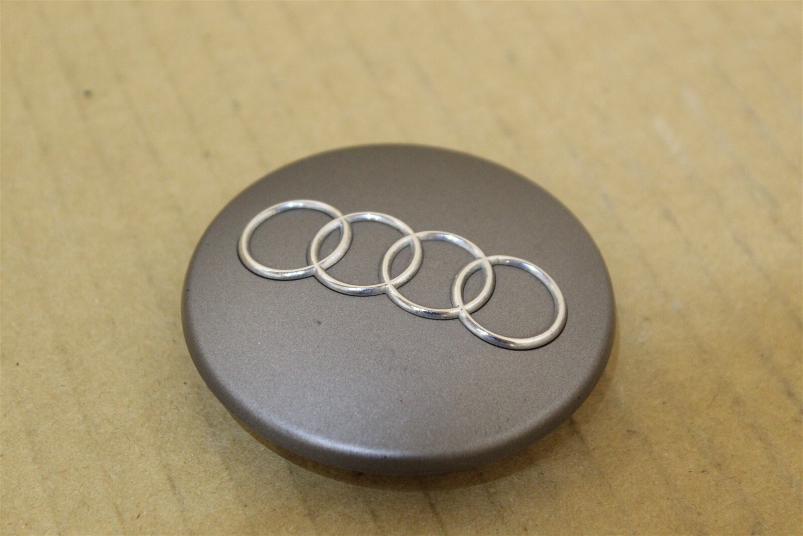 Audi A3 04-13 Single Alloy Wheel Centre Cap 8D0601170 Z17 New Genuine ...