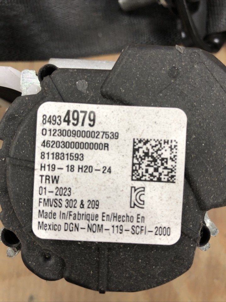 2021 CHEVY TAHOE OEM REAR RIGHT 2ND ROW SEATBELT & RETRACTOR 84934979 ...