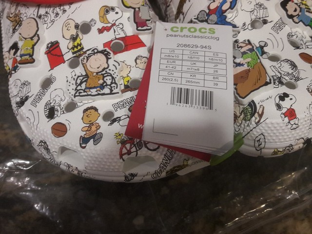 Unisex Crocs Peanuts Snoopy Men’s 8 Women’s 10 Clogs Sandals for sale ...