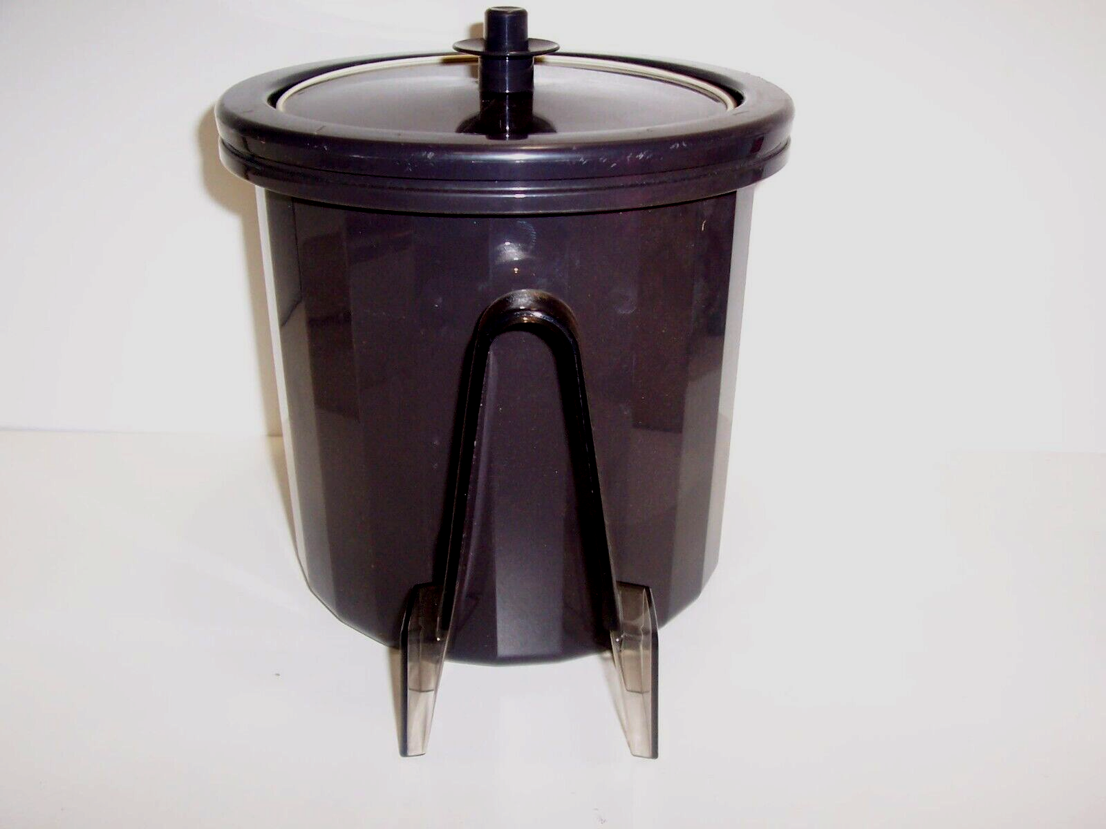 VINTAGE TUPPERWARE BROWN ICE BUCKET WITH PUSH BUTTON LID 1683-3 Ice ...
