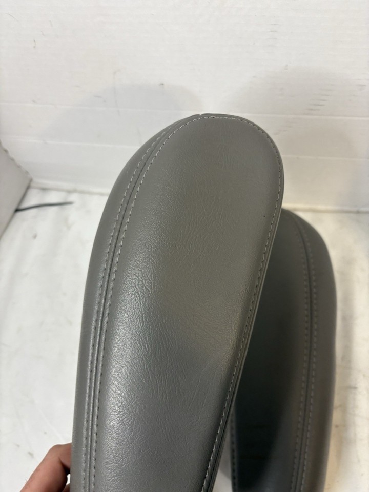 2003 - 2006 CHEVY SILVERADO AVALANCHE OEM FRONT SEAT ARMREST ARM REST ...