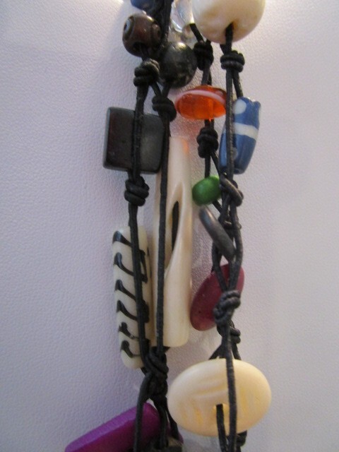 VTG CORDED NECKLACE HAND CARVED/PAINTED TAGUA NUTS ORGANIC VEG IVORY ...