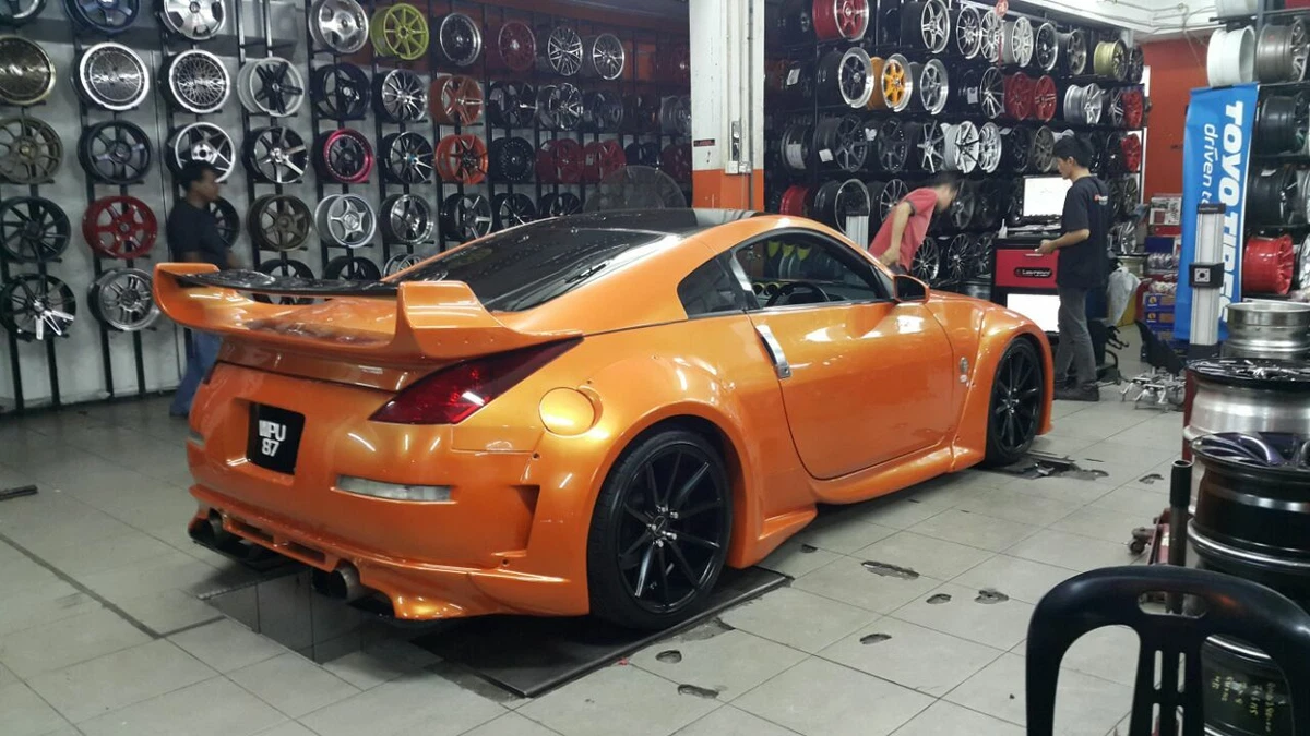 Nissan 350z Veilside Body Kit