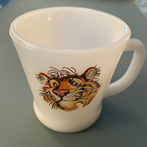 Esso Exxon Mobil Tiger in Your Tank Fire King Milk Glass Coffee Mug Cup ...