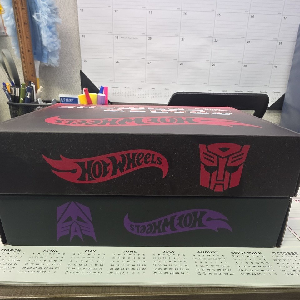 Mattel Creations Hot Wheels Transformers Optimus Prime & Nemesis Prime ...