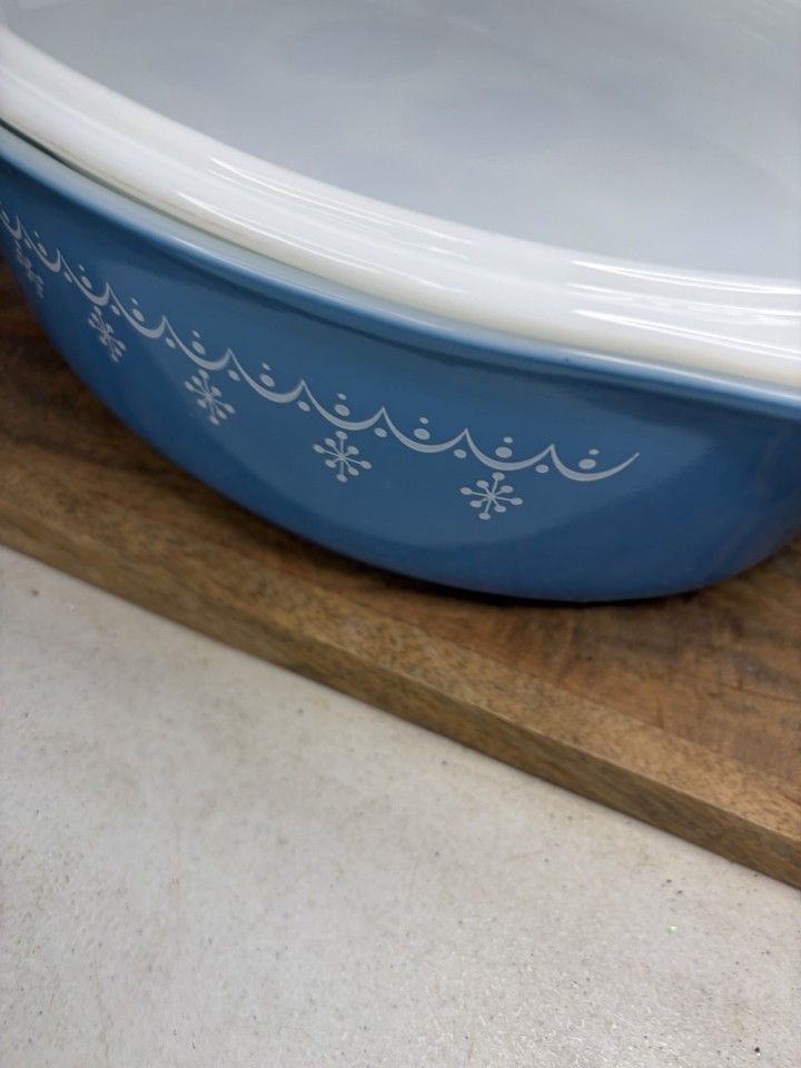 Vintage Pyrex Blue Snowflake Garland Oval Casserole Dish w/ Blue ...
