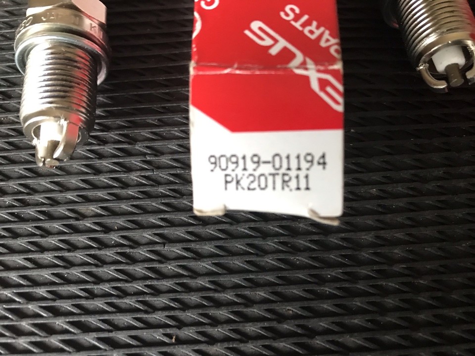 Toyota OEM 90919-01194 Sparkplugs | eBay