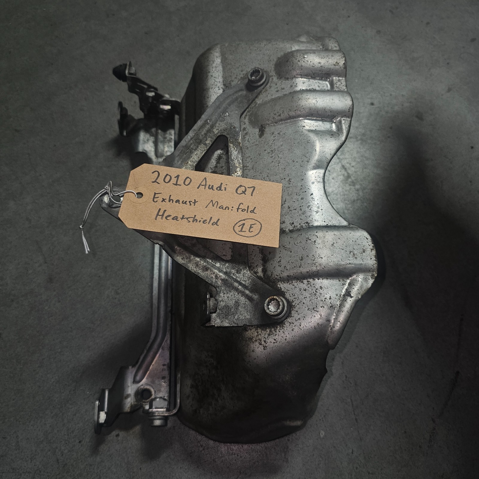 2010 Audi Q7 3.6L Exhaust Manifold Heat Shield - WOW SUCH RARE! | eBay