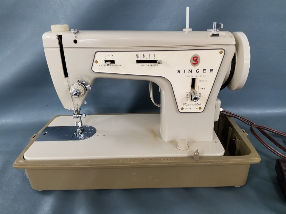 France Made All Steel Singer 237 Fashion Mate Sewing Machine in Case ...