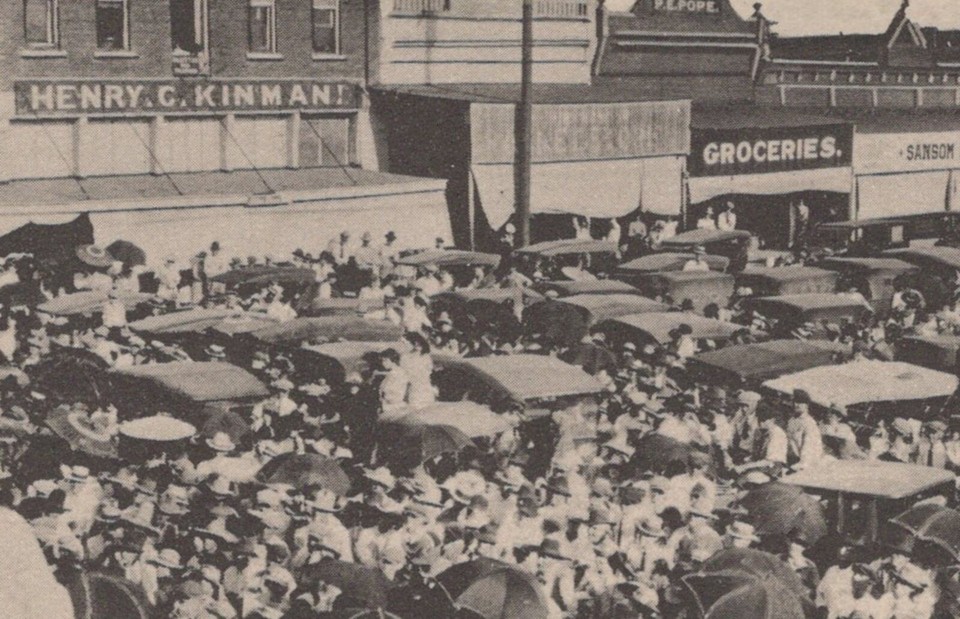 Busy Saturday In Alvarado Texas TX Theatre Dry Goods Kinman Postcard | eBay