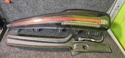 15-20 Escalade ESV Right Side Taillight Lamp OEM 84211921 (READ ...
