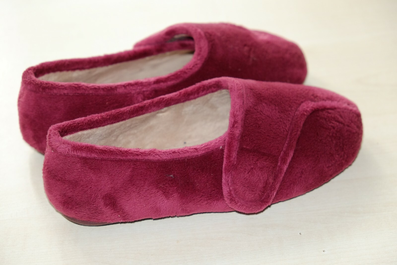 Clarks K Raspberry ladies comfortable slippers size 3/35.5 E Wider fit ...